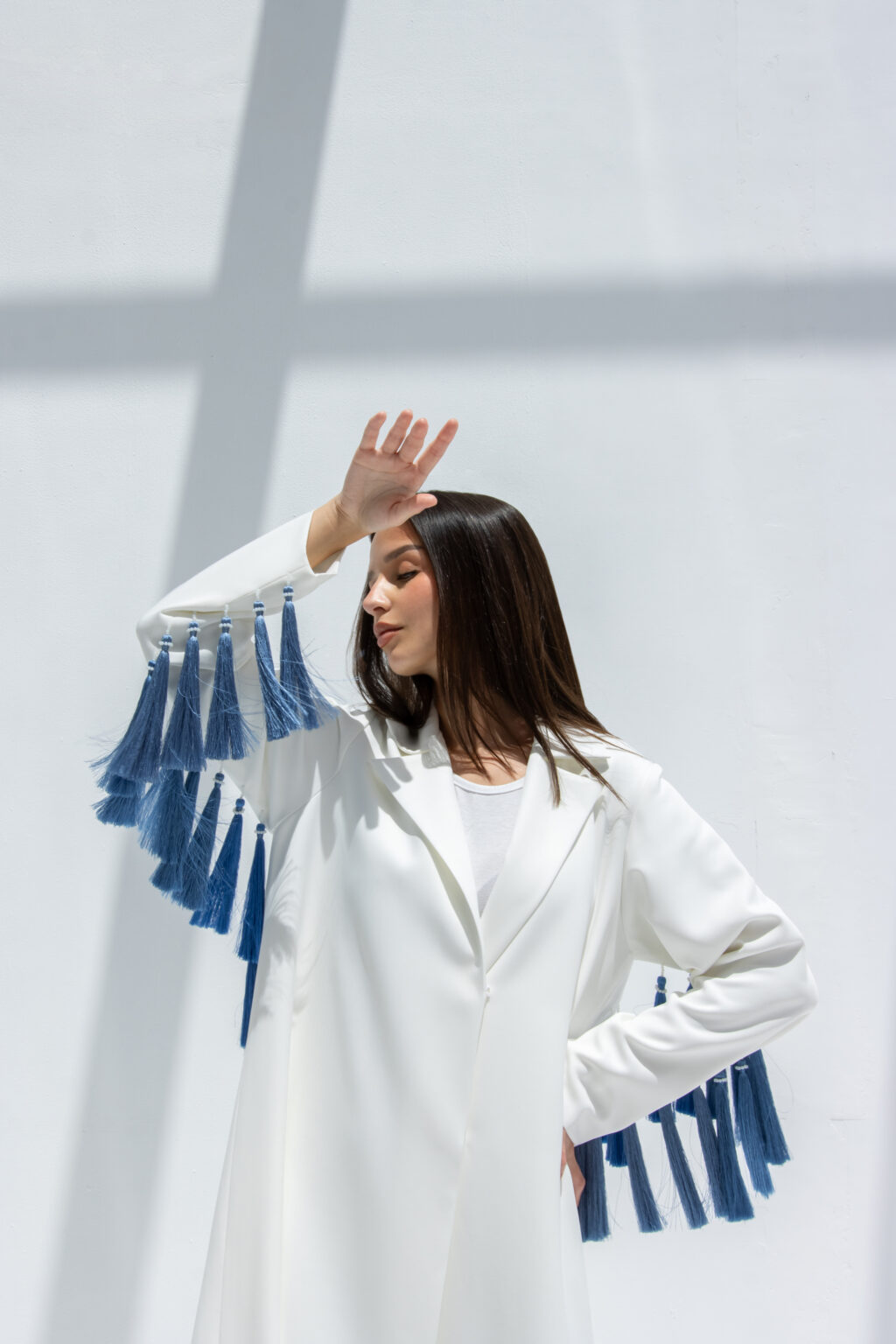 MODEL 1052 - bymia.ae